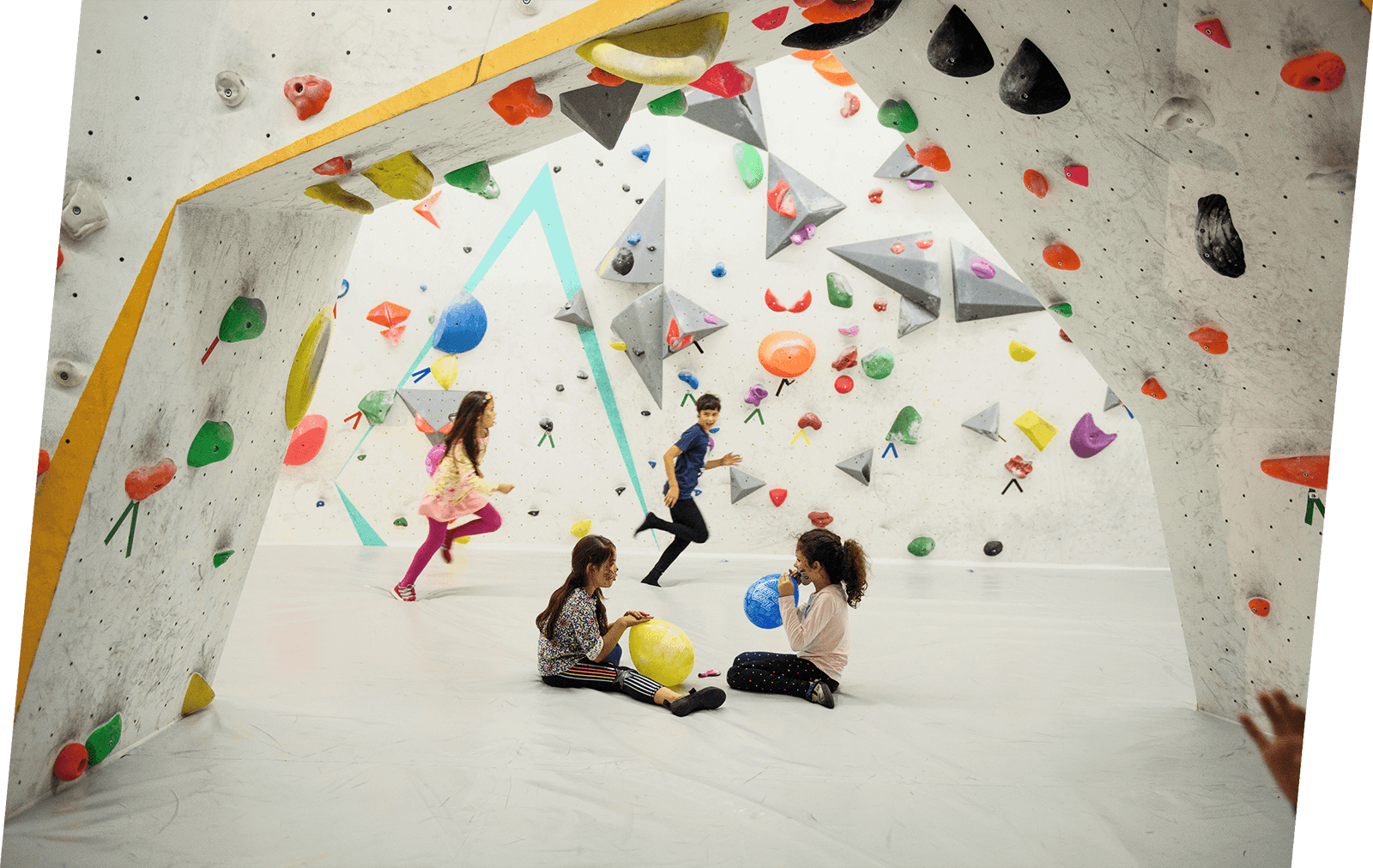 BOULDERING GYM BUCHAREST - Blokx Climbing Gym
